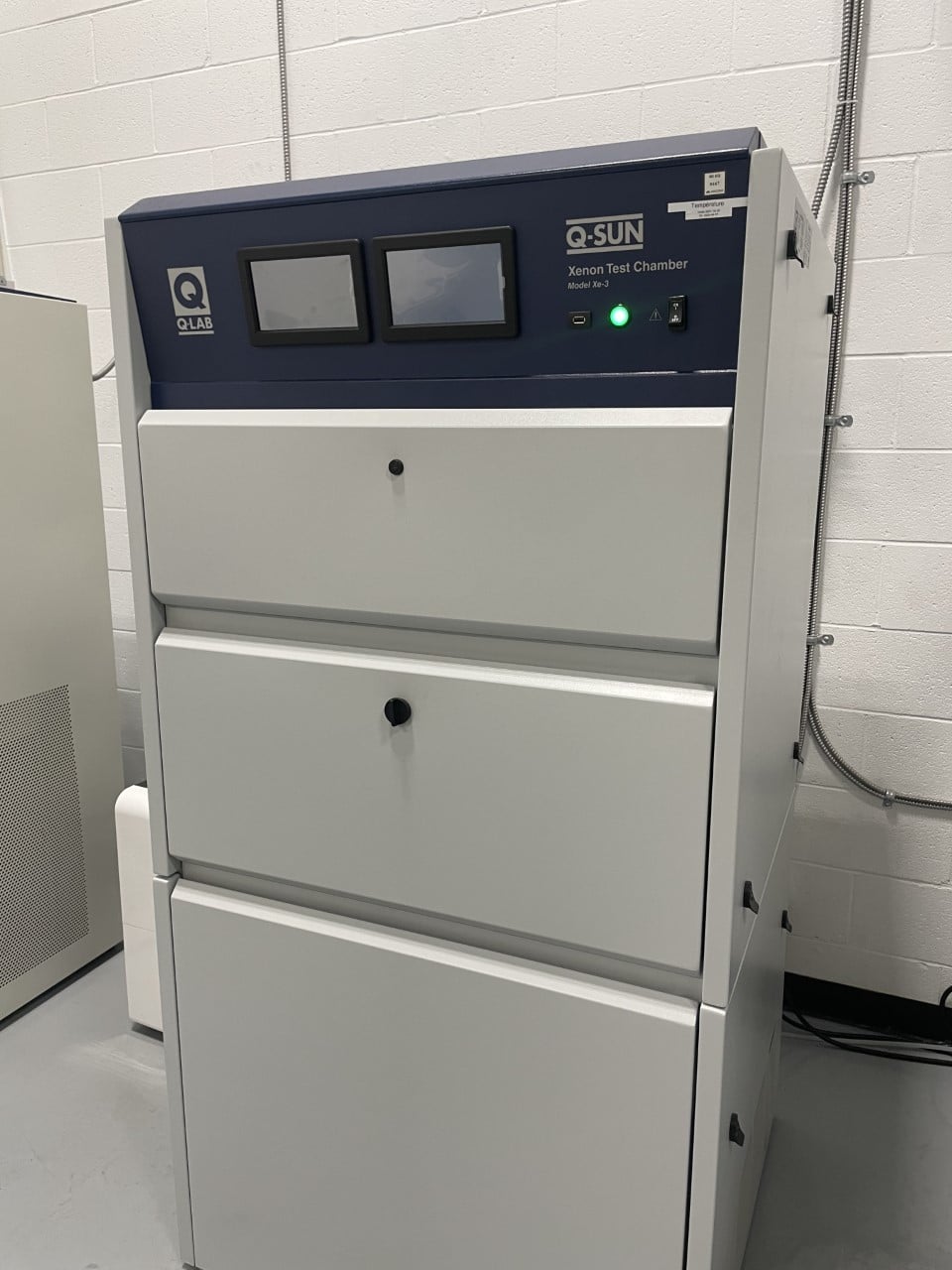 ASTM D2565 Xenon-Arc Outdoor UV Testing for Plastics | Micom